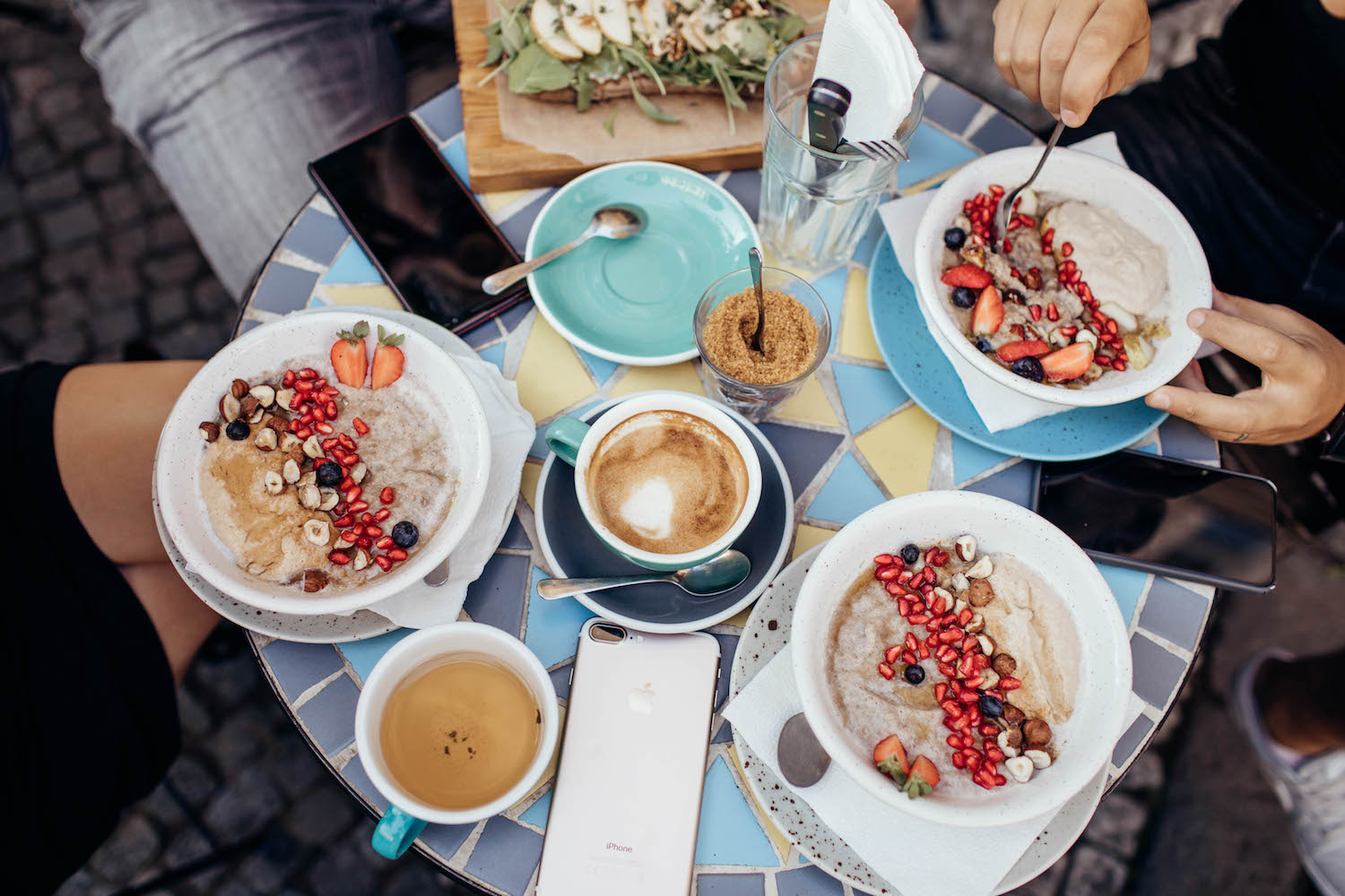 BREAKFAST WITH FRIENDS - Marketa Frank